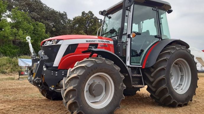 Dévoilement officiel de la gamme de tracteurs spécialisés MF 3