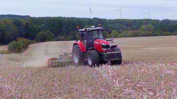 L'essai du tracteur Massey Ferguson 6718 S en images