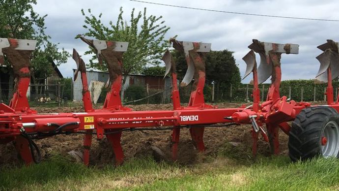 Demblon : Une charrue mixte