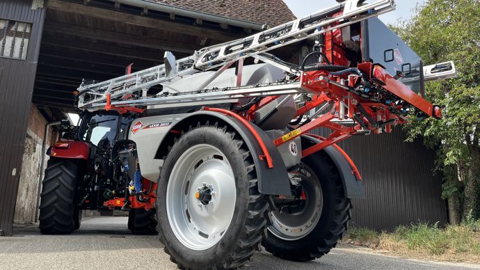 Kuhn : un gros pulvérisateur d’entrée de gamme, nommé Lexis 3800