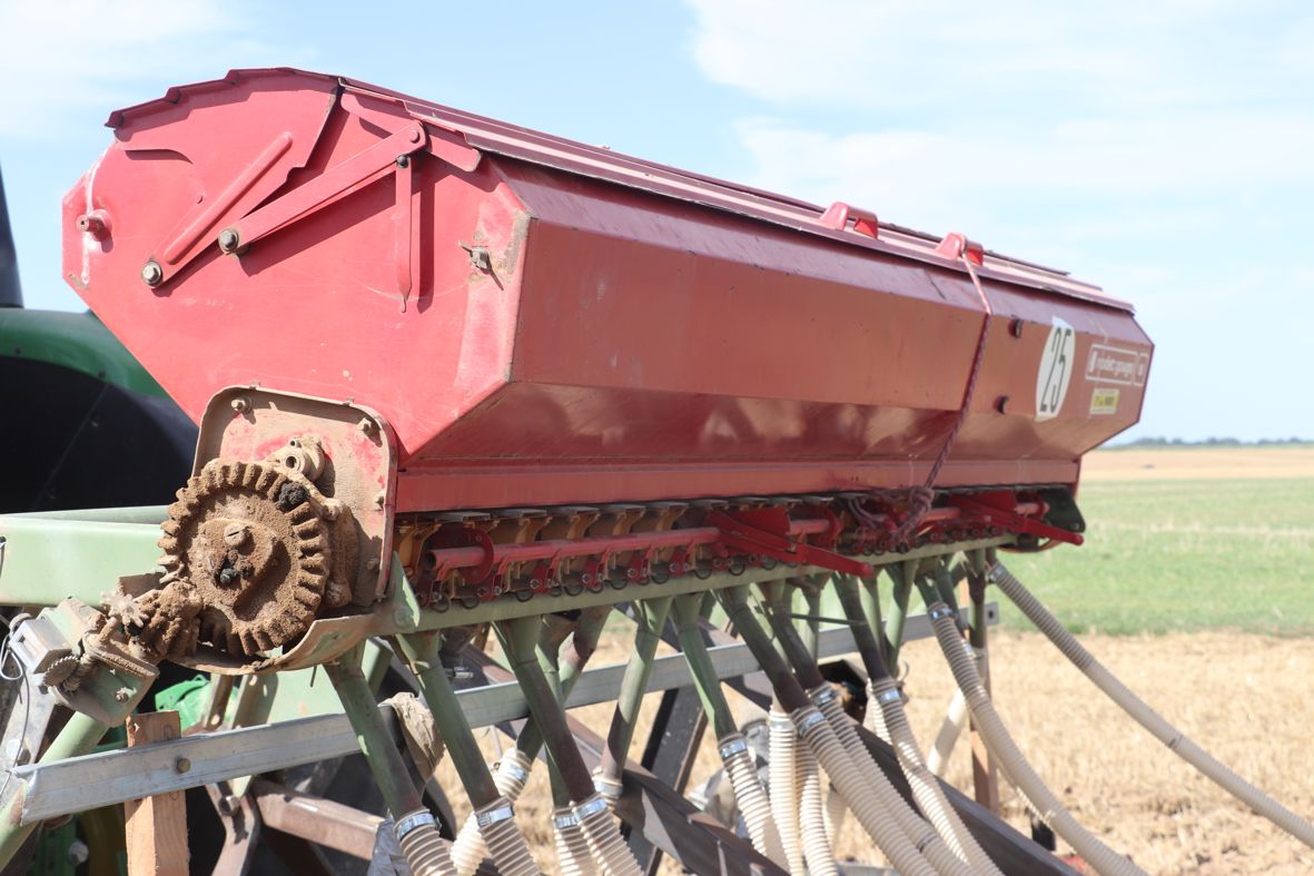 Pour répondre à certaines contraintes : « J'ai conçu un semoir pour ...