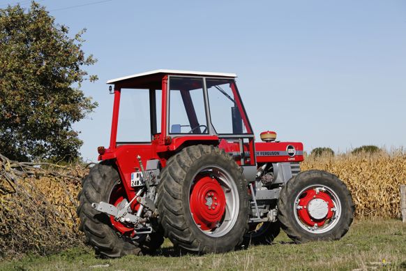 Tracteur Massey Ferguson 1080 fabriqués à Beauvais entre 1970 et 1977.