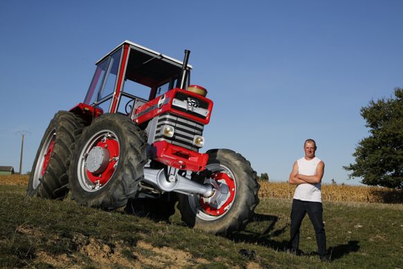 Tracteur Massey Ferguson 1080 fabriqués à Beauvais entre 1970 et 1977.