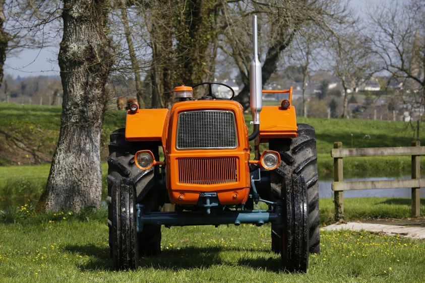 En 1965, le Someca 615 inaugure la série Diamante chez Fiat.