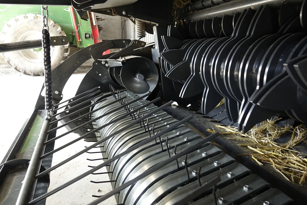 [Essai comparatif]Presses à balles rondes à chambre variable: Vicon RV 5216