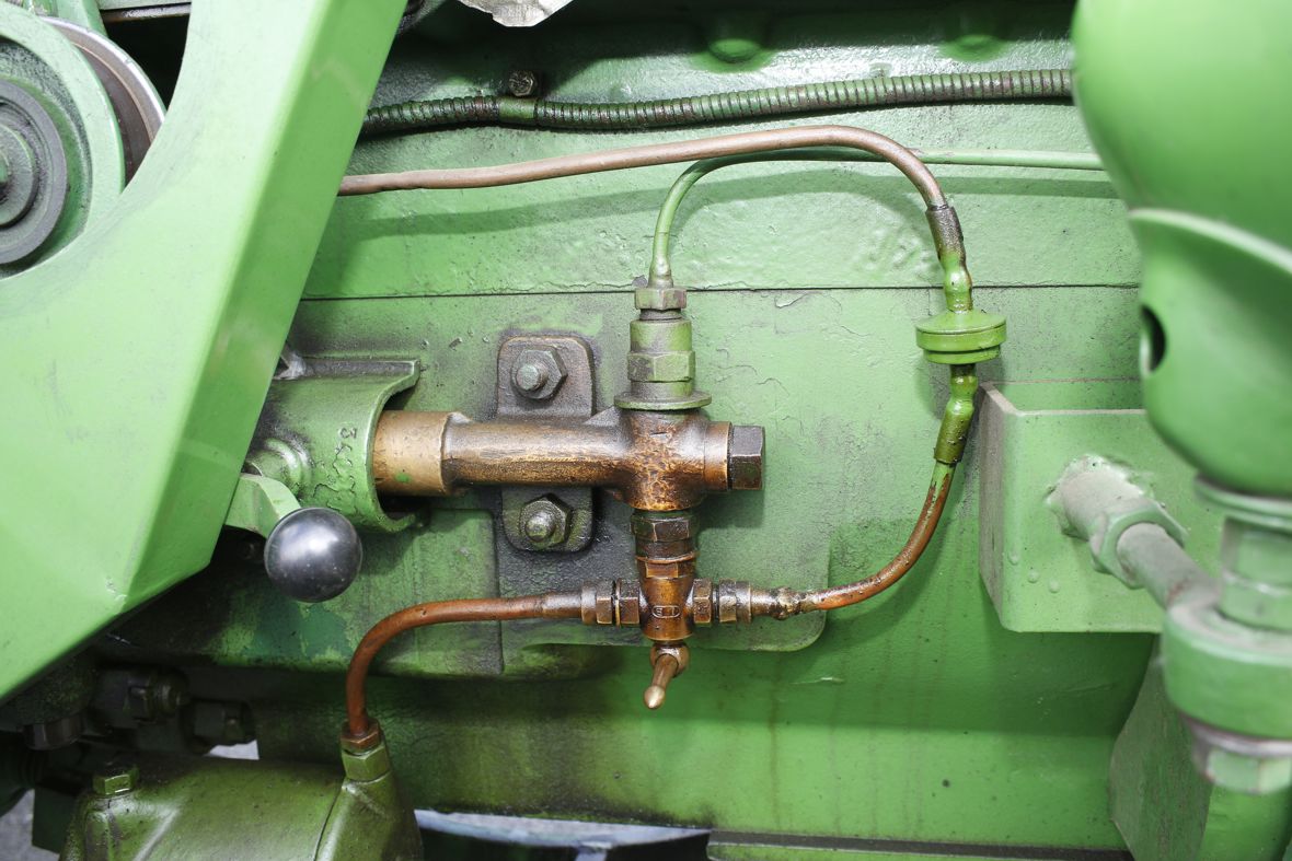 Le 552 marque la fin de la fabrication des semi-diesels chez SFV.