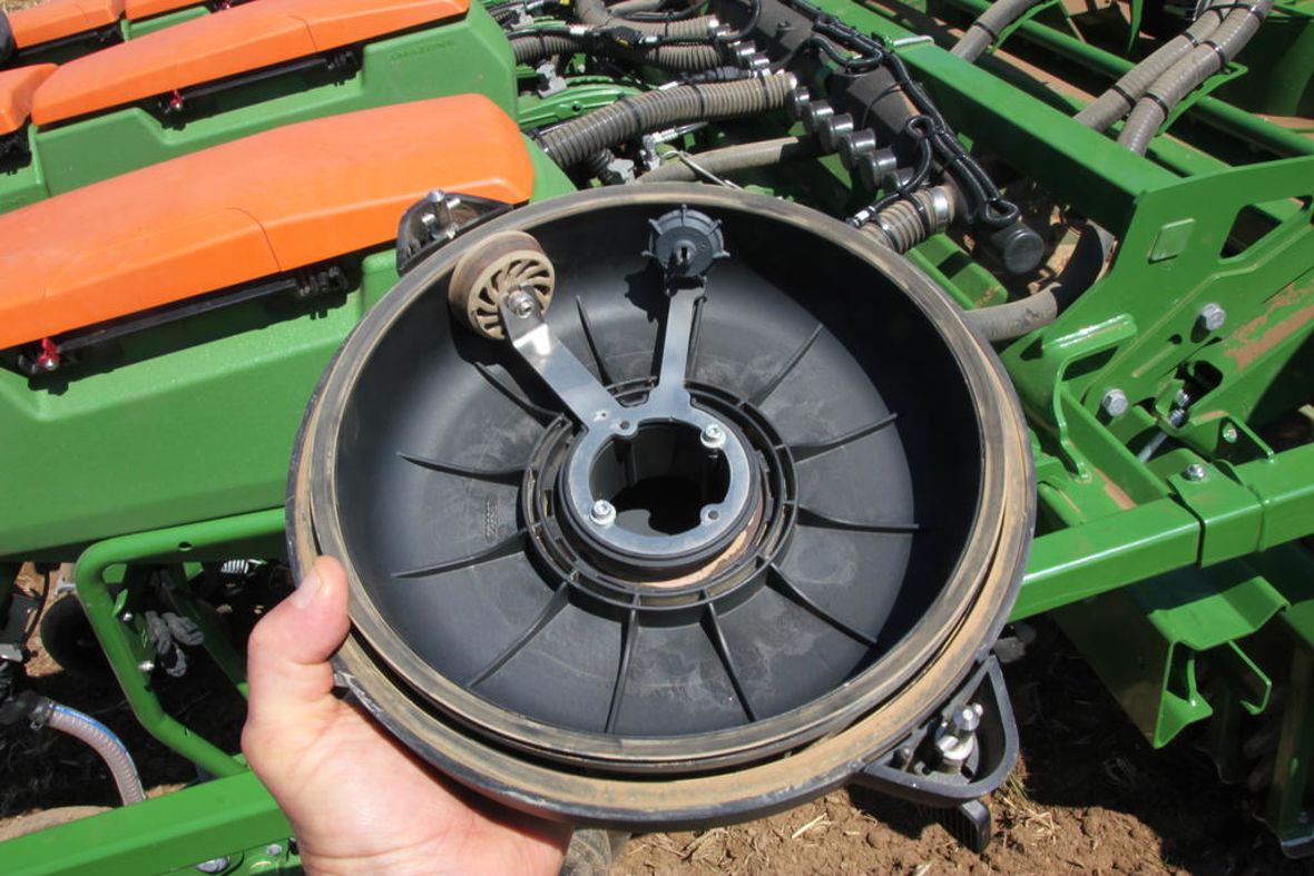 ETA David et Yvon : première saison du combiné de semis Amazone Precea