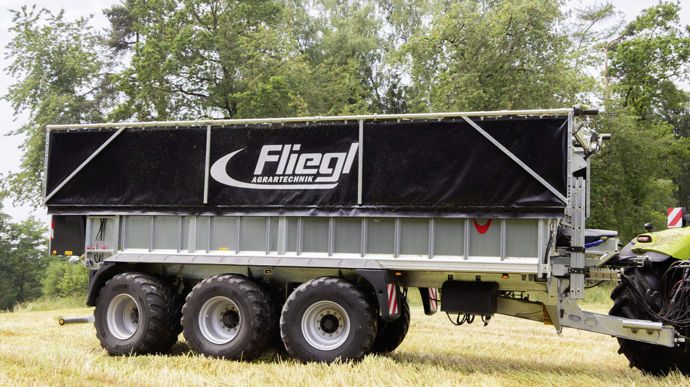 Fliegl monte une direction forcée électronique sur ses remorques