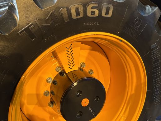 JCB Fastrac 6000, deux nouveaux tracteurs entre les séries 4000 et 8000