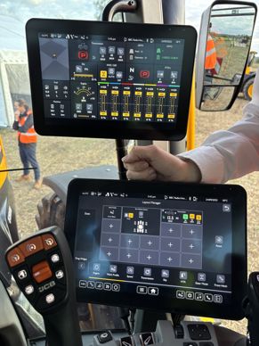 JCB Fastrac 6000, deux nouveaux tracteurs entre les séries 4000 et 8000