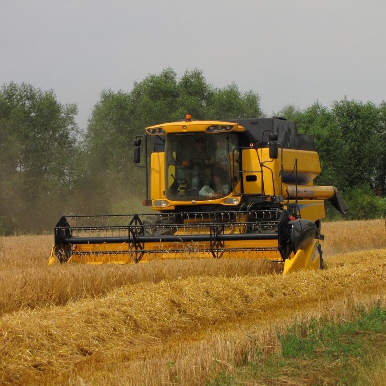 Fiche technique Moissonneuses batteuses NEW HOLLAND CSX 7080 de 2011
